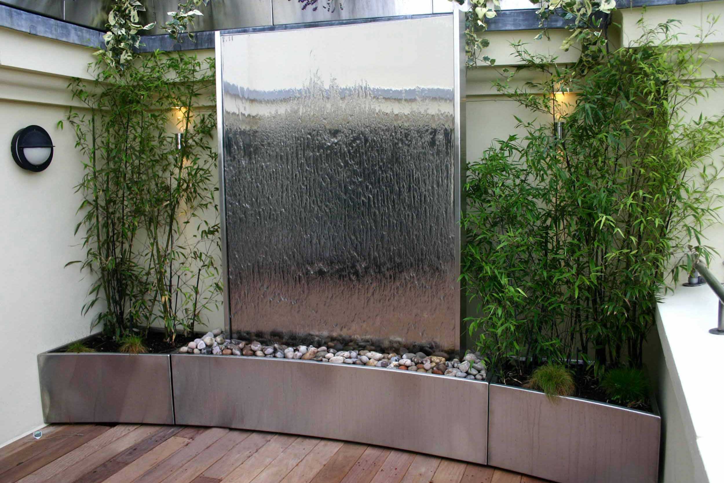 Tower Bridge roof terrace design view over Thames Bridge London